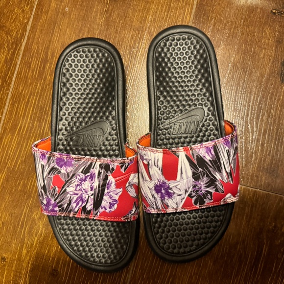Nike | Shoes | Nike Women Slides Size 7 | Poshmark